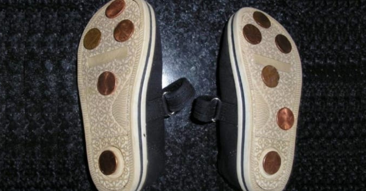 She glues coins on the bottom of her daughter’s shoes for a brilliant ... She glues coins on the bottom of her daughter’s shoes for a brilliant ...