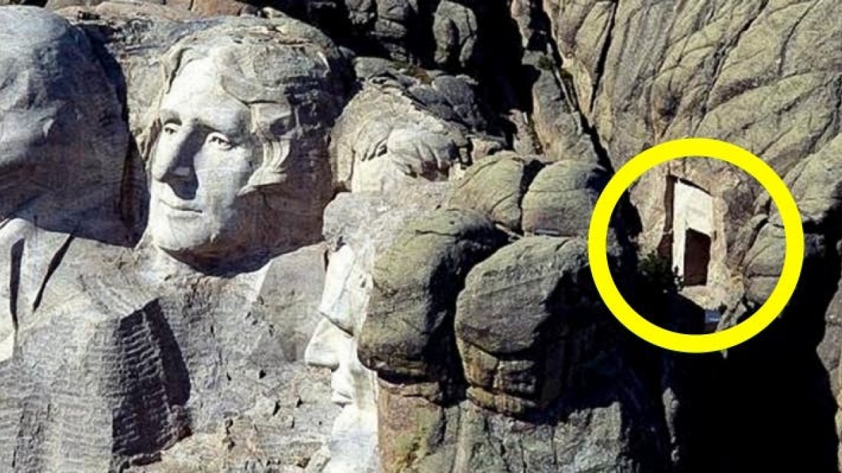 11 mysteries of famous icons that you didn’t know